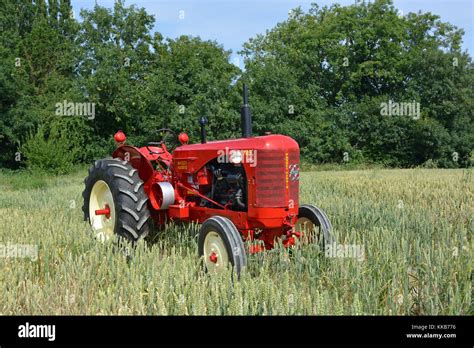 Traktor oldtimer -Fotos und -Bildmaterial in hoher Auflösung – Alamy