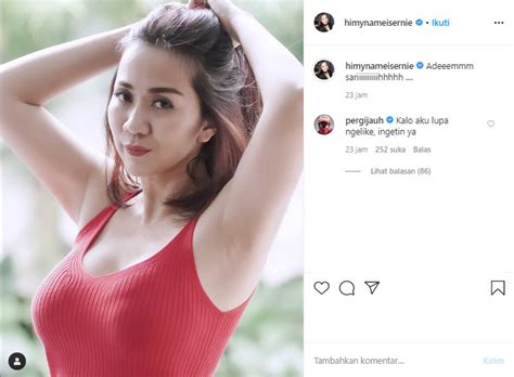 Tak Cuma Pemersatu Bangsa Tante Ernie Ternyata Jago Ngocok Perut Lewat Caption Lucu Kapanlagi Com