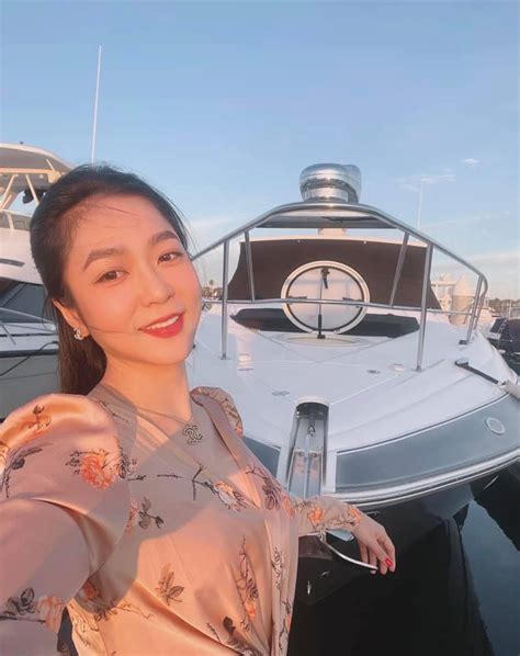 Nhan S C Ng I T Nh Tin N C A Ca S Quang L