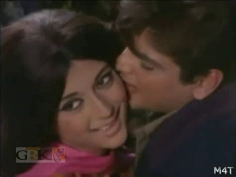 Mere Jeevan Saathi Kiss