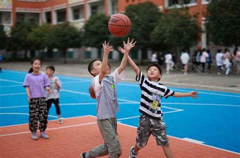 壹基金发起运动季与乡村儿童一起奔跑于山野 乡村儿童足球 壹基金官方网站
