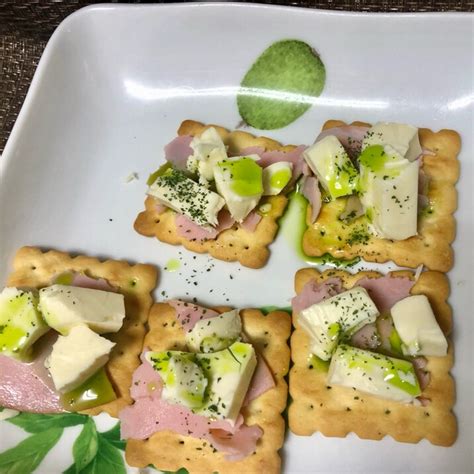 簡単おつまみ♪ハムandチーズのバジルクラッカー レシピ・作り方 By りんりんりん 楽天レシピ