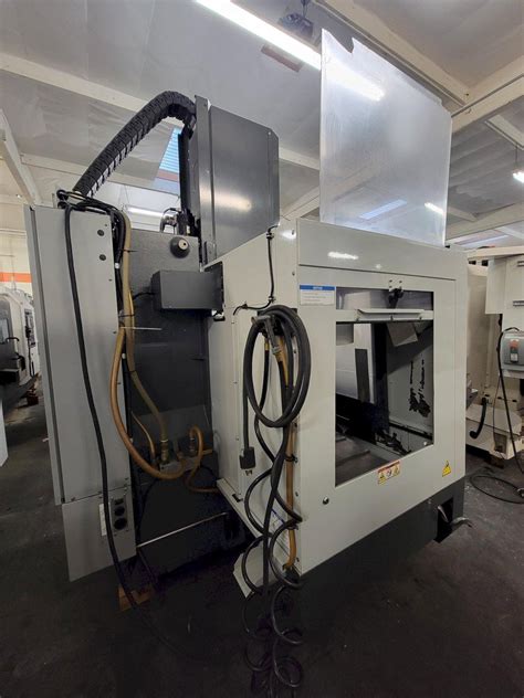 Haas VF VMC Equipped With Chip Auger Rigid Tapping Programmable