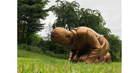 Нови статуи предизвикват напрежение между Южна Корея и Япония