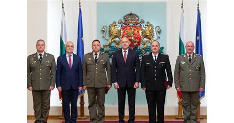Президентът Румен Радев удостои полковници с офицерско звание „бригаден генерал“