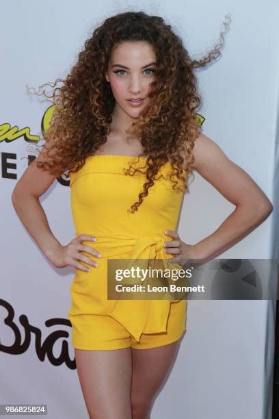 Sofie Dossi Photos and Premium High Res Pictures - Getty Images