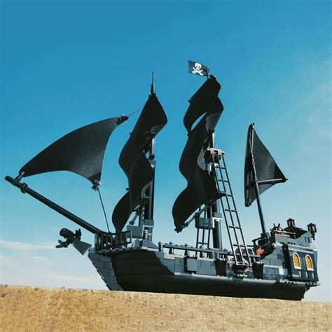 Black Pearl Pirate Ship Building Blocks Set 16006