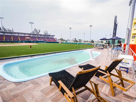 El Águila de Veracruz innova e instala alberca en su estadio