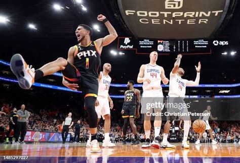 Devin Booker Dunking Photos and Premium High Res Pictures - Getty Images