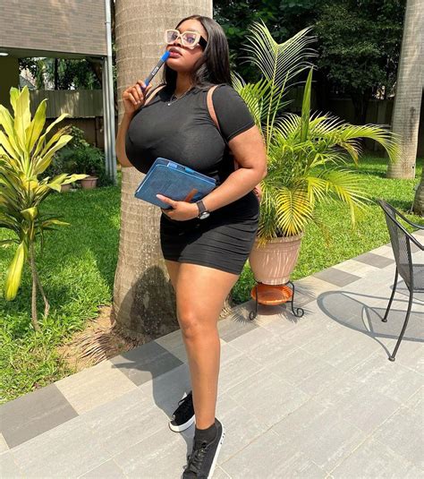 Busty Black Nerd R2busty2hide