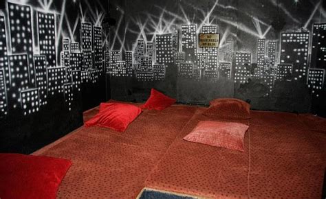Inside The Sex Dungeon Where Adrian Pogmore Got His Kicks Daily Mail Online
