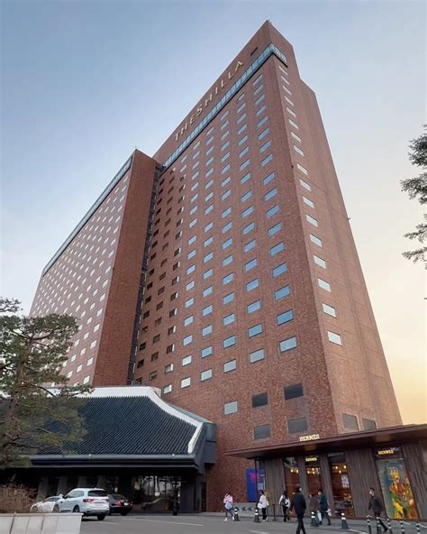 패션 And 스타일 Fashion And Style 삐죽 튀어나온💖스커트 레이어링 짧은 기장의 스커트로 러블리 무드 더해주기 레이어드 미니스커트 레이어드룩 미니스커트