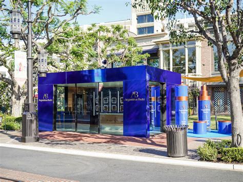 Augustinus Bader Opens First Pop Up In Los Angeles Fashionnetwork Usa