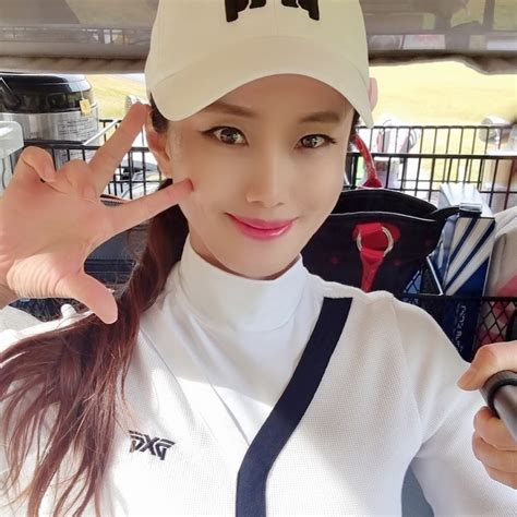 스크린골프치는여자 Youtube