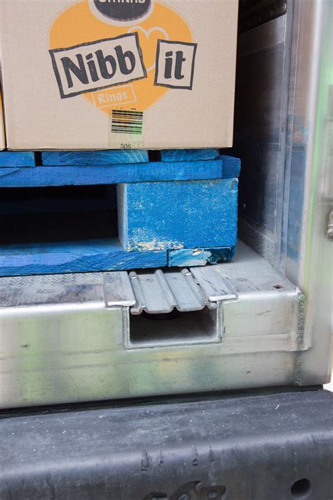 Automated Loading And Unloading Of Trucks — A Flexible Loading System