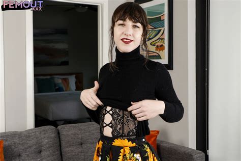 Femout Xxx Introducing Stevie Kicks Pics Xhamster