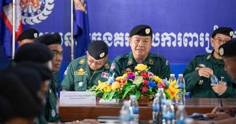 ស្នងការនគរបាលខេត្តបាត់ដំបង អញ្ជើញចុះពង្រឹងការងារជំនាញ និងផ្សព្វផ្សាយនូវសភាពការណ៍ថ្មីៗ