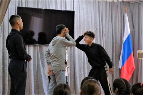 Театр для всех в Туве провел мастер класс в школе для детей с нарушениями слуха Тува Онлайн