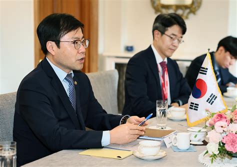 미국과 중국의 무역 긴축 속 한국의 Cptpp 가입 재검토 News더원