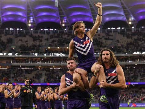 Gold Coast Stun Nat Fyfe Dockers In Thriller As Swallow Kicks Winner