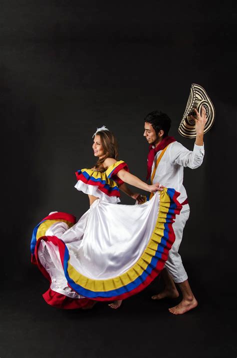 Cumbia Colombiana Traje Tipico Colombia Trajes Tipicos Colombianos