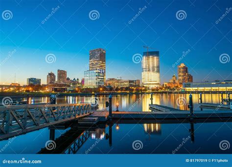 Milwaukee Skyline Stock Image Image Of Shore Pier Sunrise 81797019