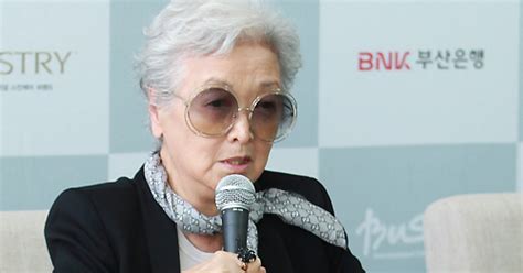 포토엔 이은심 33년만의 고국 방문 환대에 감사해~