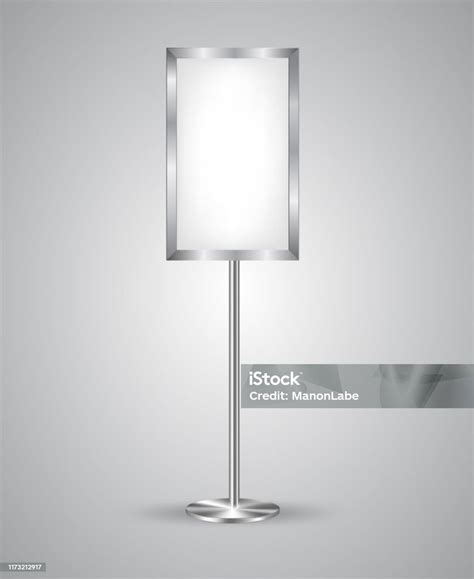 광고 정보 공지 사항 또는 흰색에 격리 된 브랜딩을위한 복사 공간이있는 길가 벡터 광고판 현실적인 금속 받침대 프레임 구조 프리젠 테이션을위한 3d 야외 패널 3차원 형태에