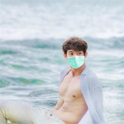 មើលចង់បែកភ្នែក សង្ហាខ្លាំងពេល សេង មង្គល បង្ហាញសាច់ដុំយ៉ាងសខ្ចី