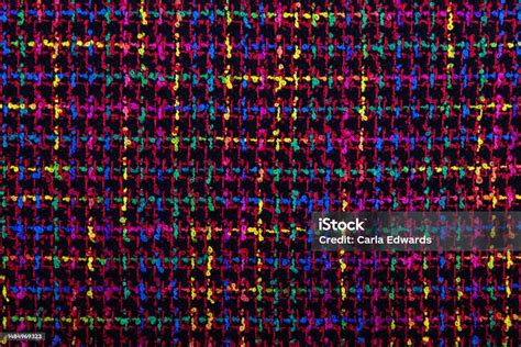 블랙 옐로우 핑크 블루 그린 트위드 리얼 패브릭 체크 무늬 또는 하운드투스 텍스처 원활한 패턴 밝은 색상 체크 무늬 전통 트위드
