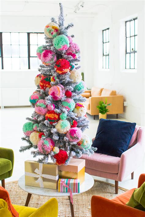 Christmas Tree Decorations To Colour