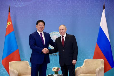 ОХУ ын Ерөнхийлөгч В В Путин баяр наадмын мэндчилгээ дэвшүүллээ Монгол Улсын Ерөнхийлөгчийн