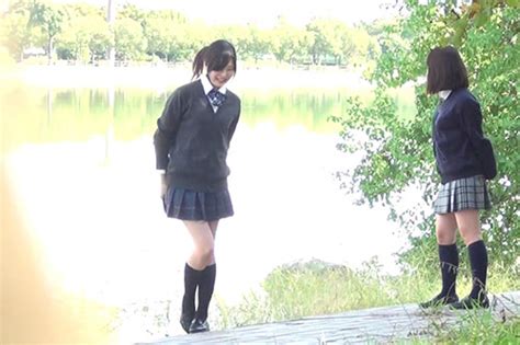 クラスNo の美少女JK麗華さんをストーキング中友達がまさかの野ション麗華さんはどうする ヒロインの裸