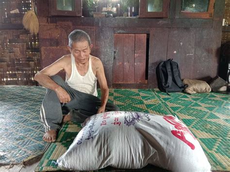 ရွှေတောင်မြေ ရှမ်းနဂါး မိသားစုမှ နမ့်ဆန်မြို့နယ် ကျောက်ဖြူကျေးရွာအုပ်စု အတွင်းရှိ အသက် ၇၅ နှစ