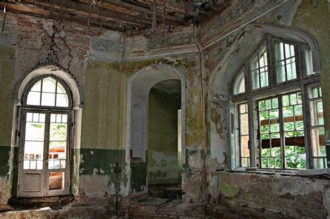 Дивовижний неоготичний палац у Черкаській області палац Даховських