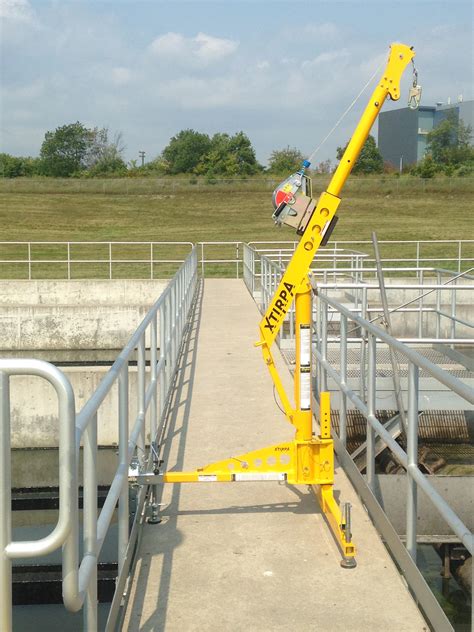 24” 610 Mm Davit Arm With T Stabilizer