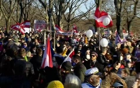 Сблъсъци на полицията с демонстранти във Виена Информационна агенция ПИК