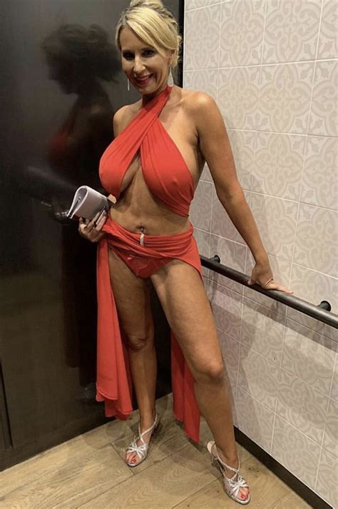 Pin På Mature Perfection