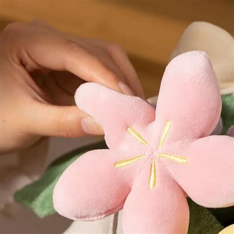 Kawaii Flower Plushie Floral Fantasy Plush Bouquet · Dandelion Vine