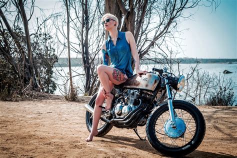 Jesse And The 400ss Inazuma Café Racer