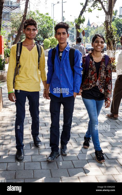 Group Female Babe Walking Hi Res Stock Photography And Images Alamy