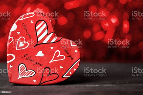 어머니의 날 발렌타인의 날에 대 한 개념을 사랑 해요 발렌타인입니다 사랑 해요 발렌타인 데이 엽서입니다 나무 배경 해피 발렌타인 하트 텍스트에 대 한 공간을 가진 발렌타인