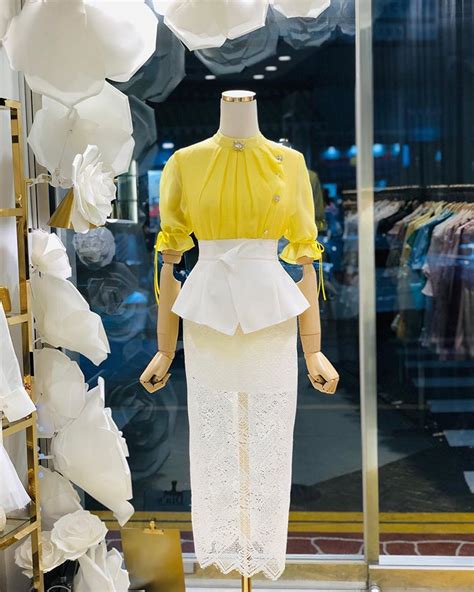 Dia s 디아스룸 di Instagram 노란 블라우스 소매 드레이핑과 스커트 허리선이 포인트인 코디 Peplum Dress Queen