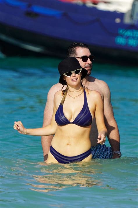 Kate Upton In A Bikini For The First Time Since Her Pregnancy Photos The Fappening