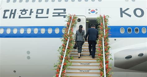 尹 필리핀 순방 마치고 싱가포르 도착 공식 일정 돌입 조선비즈