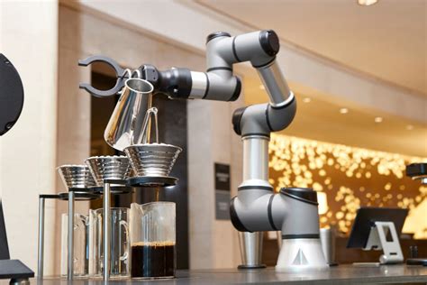 워커힐 호텔 로봇 바리스타가 내린 커피 제공 전자신문