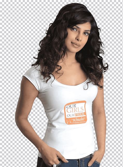 Mujer Sonriente Con Camiseta De Cuello Redondo Blanca Priyanka Chopra