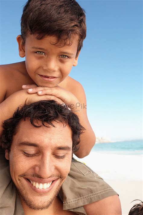 행복한 아버지와 아들 사진 무료 다운로드 Lovepik