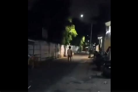 Viral Emak Emak Teriak Maling Saat Pemuda Ingin Tawuran Ending Nya Bikin Ngakak