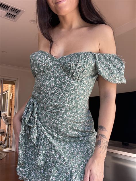 No bra needed in this lovely sundress 🥰 : r/braless